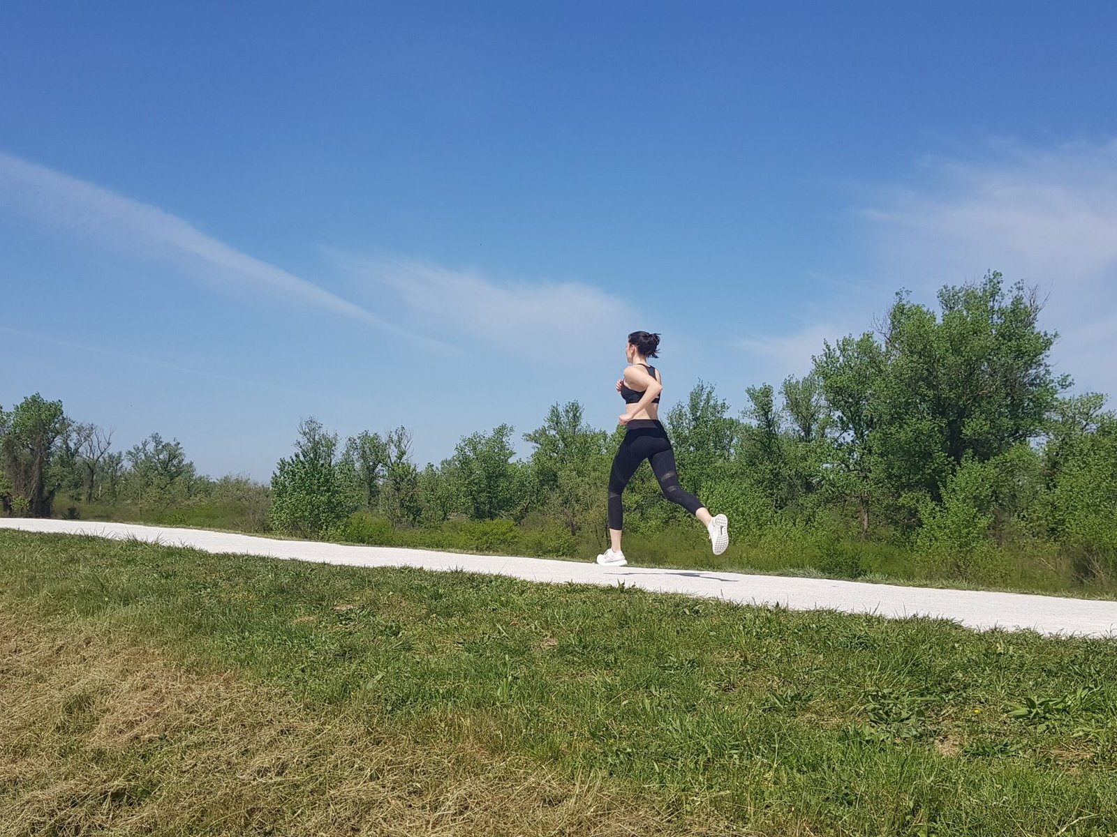 What Is Fartlek? (12 Creative Fartlek Training Examples)