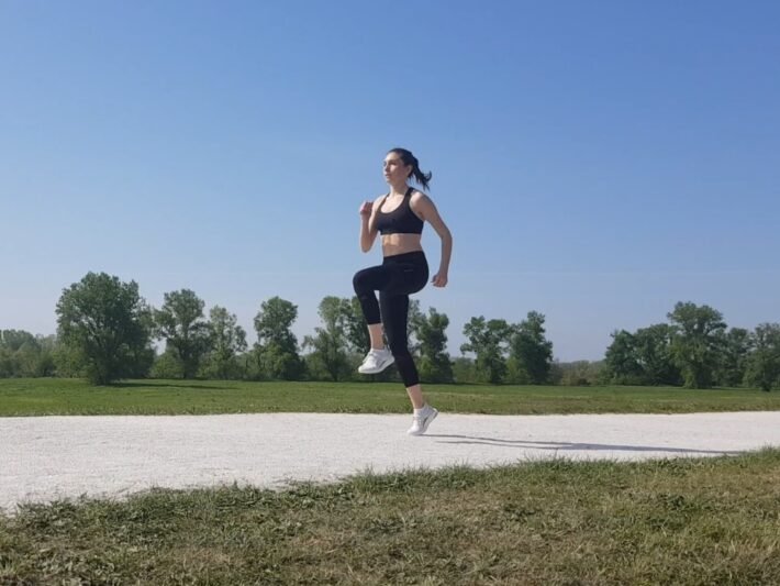 How To Properly Do High Knees Drill? (Step-by-Step)