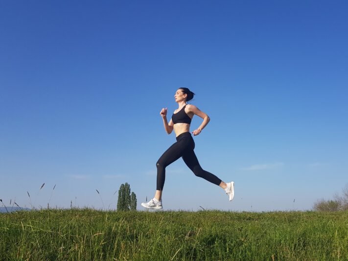 What Is Fartlek? (12 Creative Fartlek Training Examples)