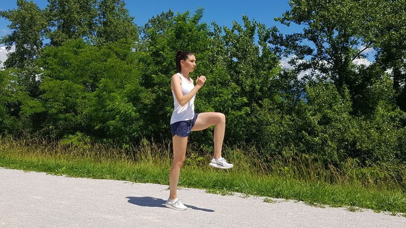 How To Do High Knee March Drill Video Olyrun